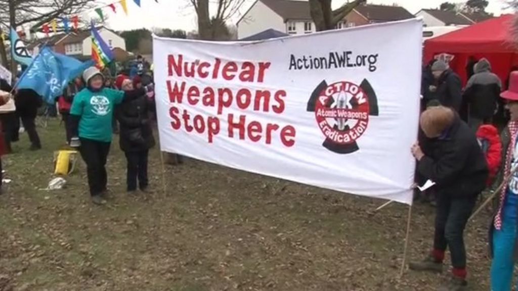 Anti-nuclear group stages protest - BBC News