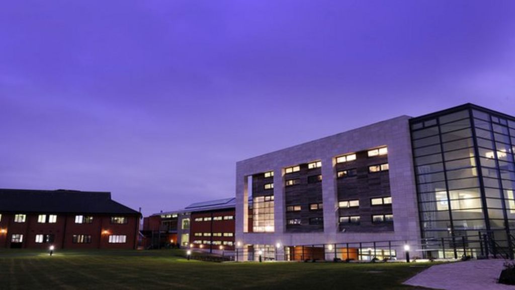 Lowestoft College to take over Lothingland Middle School site - BBC News