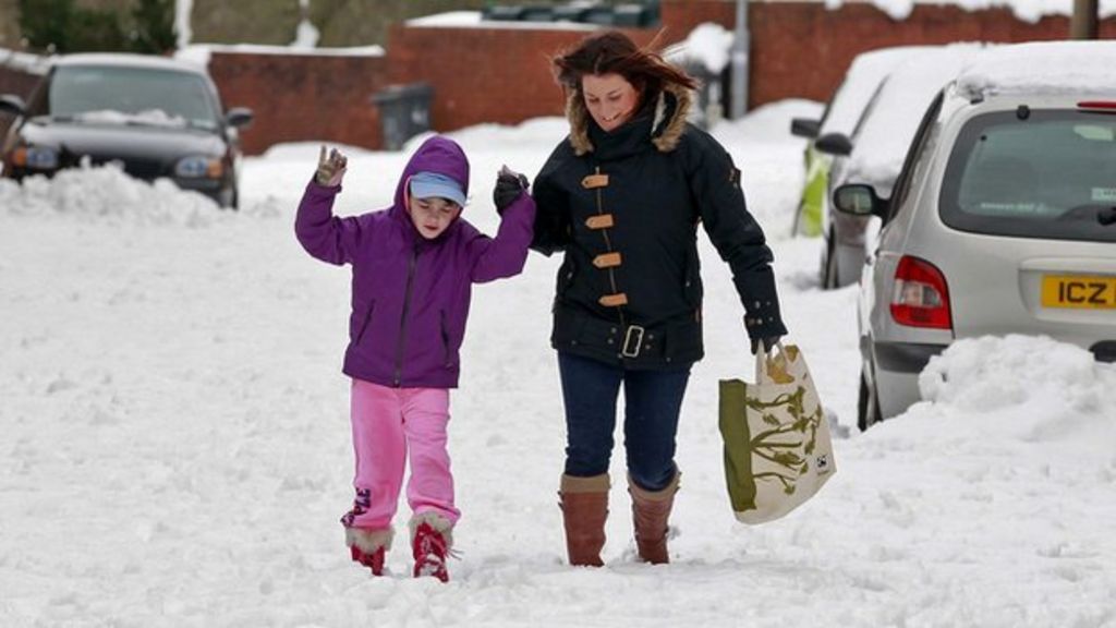 March second coldest for 100 years - BBC Newsround