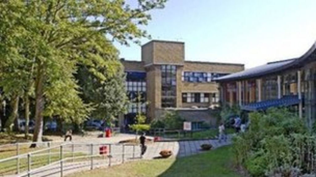 East Kent College gets £1.6m government grant - BBC News