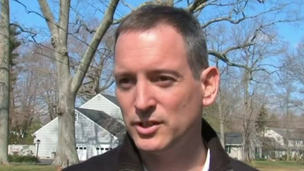 Sacked basketball coach apologises after abusive video - BBC News