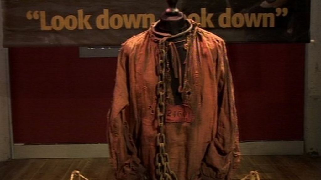 Les Miserables costumes on show in Portsmouth - BBC News