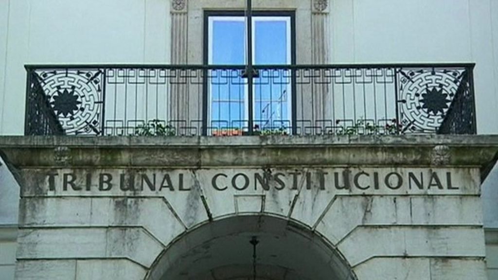 Portuguese court rejects 'unconstitutional' budget plans - BBC News