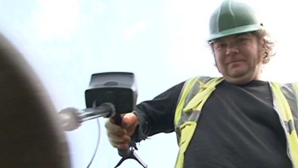 Digging is under way to uncover a Roman fort in Derby - BBC News