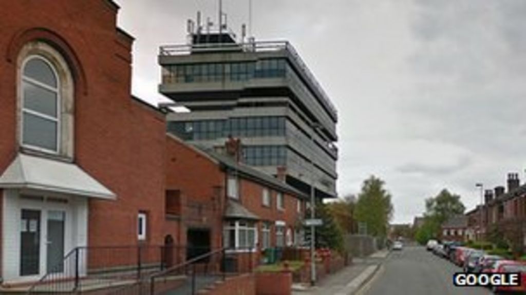 Bury Council agrees town centre revamp - BBC News