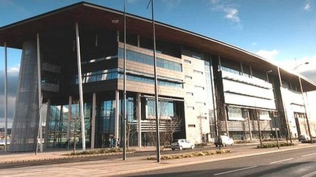 University of South Wales opens for 33,500 students - BBC News