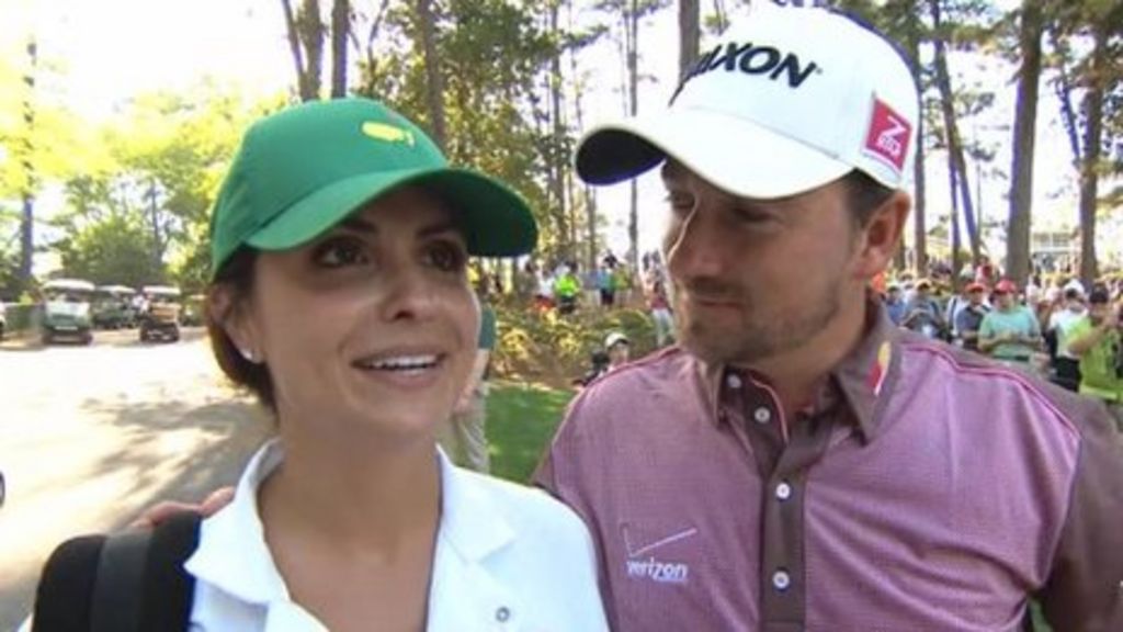 Golfing girlfriends Master caddy role - BBC Sport