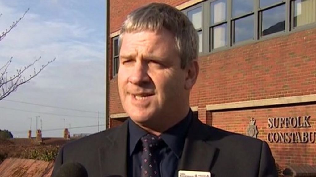 Three children and woman found dead in Lowestoft - BBC News