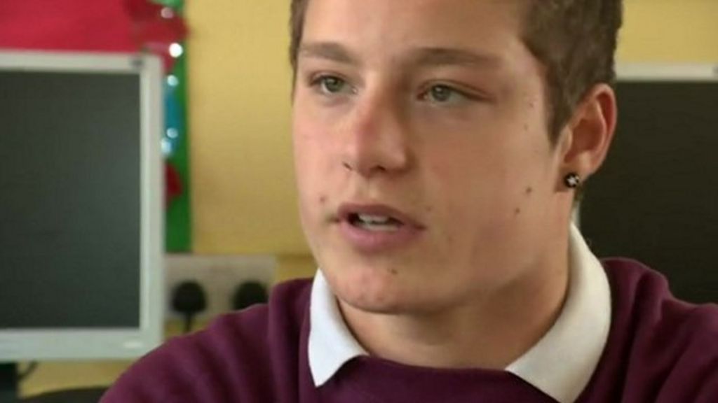 Measles epidemic: 'I started to feel worse and worse' - BBC News