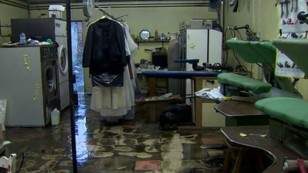 Downpatrick flooding: Clean-up operation under way - BBC News