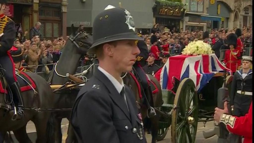 Thatcher funeral: Protests peaceful amid tight security - BBC News