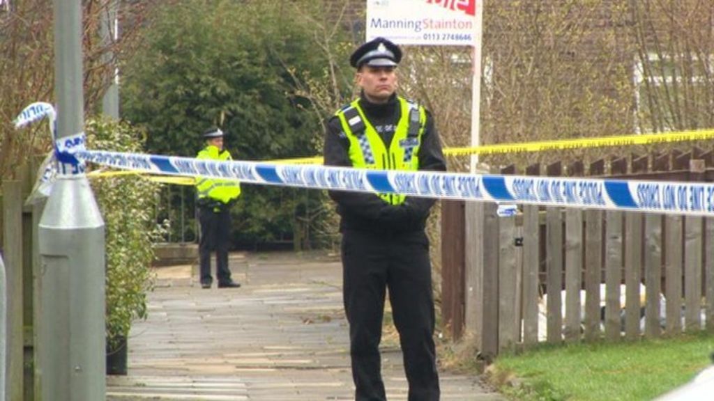Jordan Stapleton murder inquiry: 999 call released - BBC News