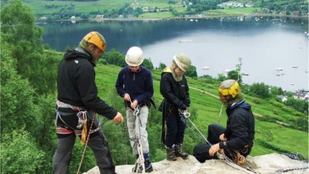 Scottish Scout numbers on the rise - BBC News