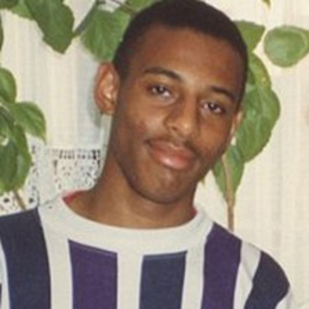 Stephen Lawrence murder investigation 'live' after 20 years - BBC News
