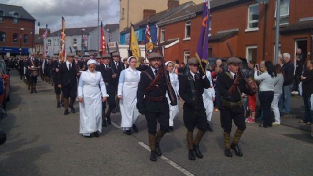 Thousands mark UVF 100th anniversary in Belfast - BBC News