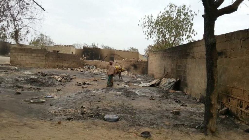 Nigeria fighting 'kills scores' in Baga - BBC News