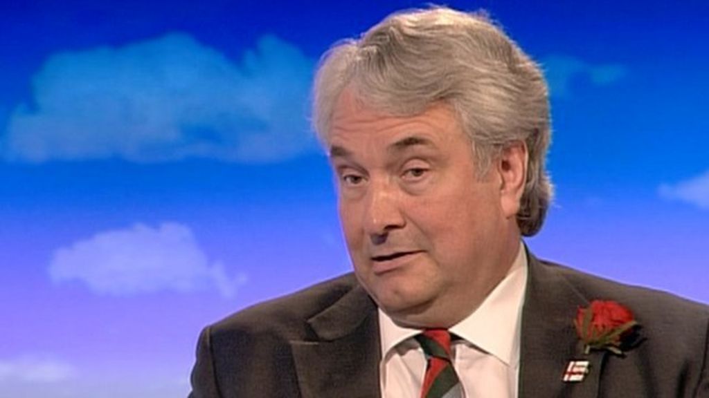 'Up to one in 10' English Democrat members were in BNP - BBC News