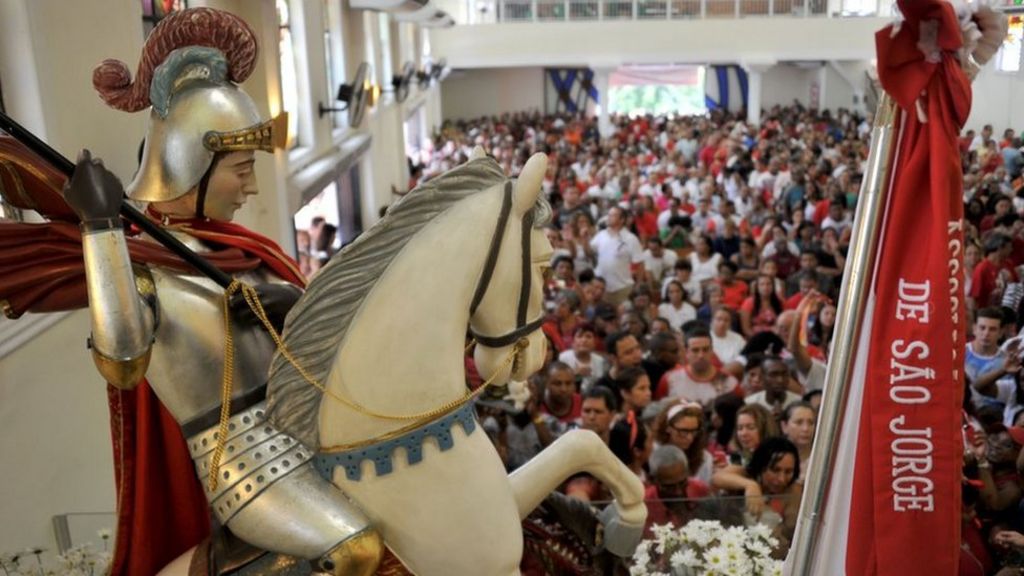 St. George's Day celebrations in pictures - BBC News