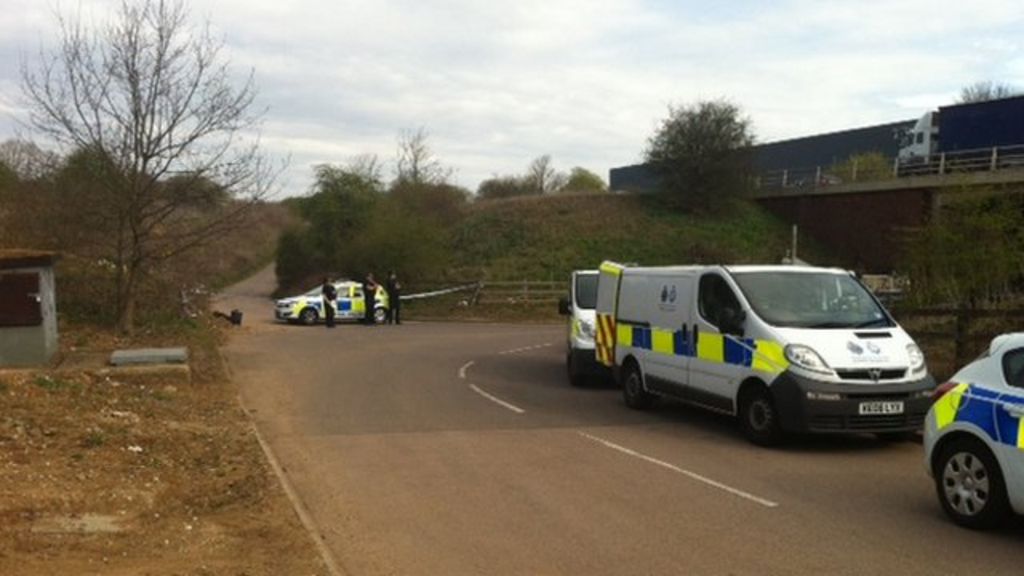 Man shot dead in Stevenage caravan site disturbance - BBC News