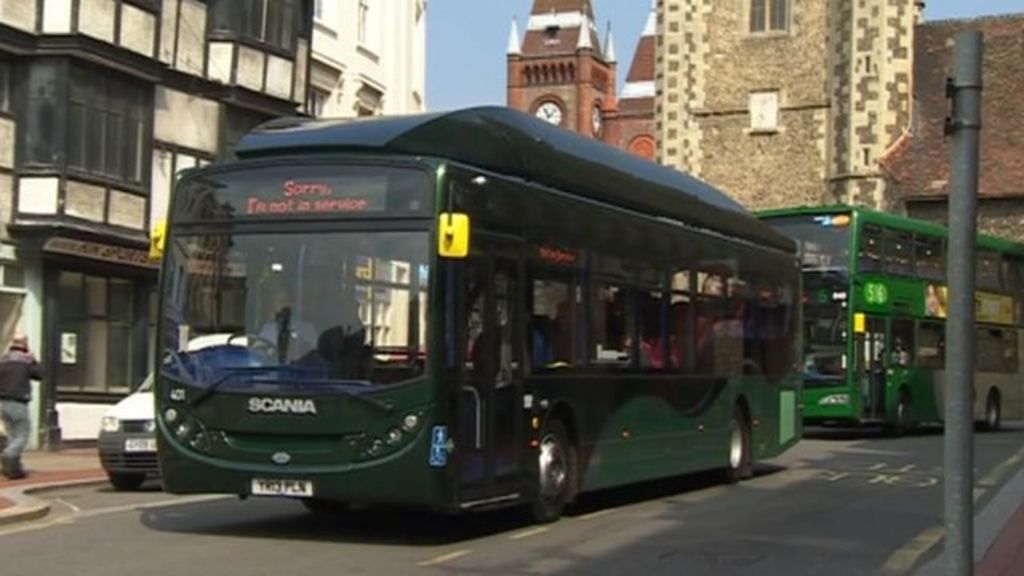 Gas-powered buses introduced in Reading - BBC News