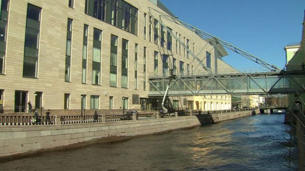 Controversial new Mariinsky theatre to open in St Petersburg - BBC News