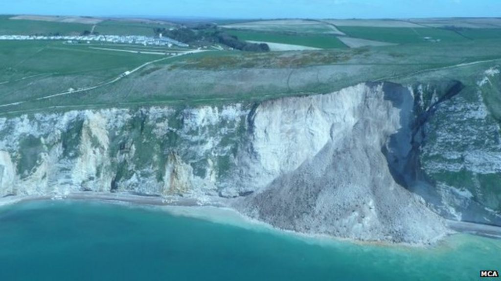 Warning after massive Jurassic Coast cliff fall - BBC News