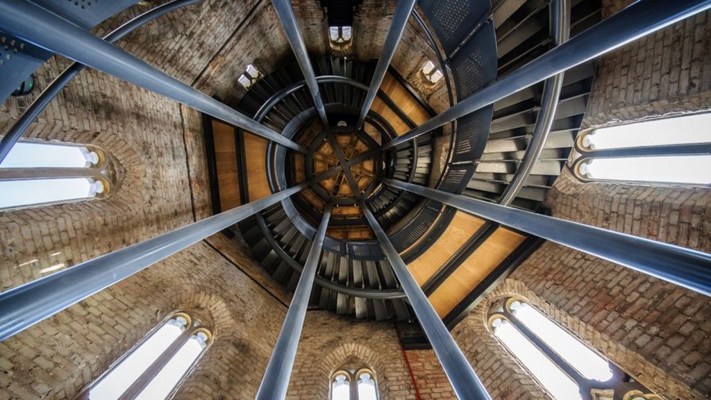 In Pictures: Hadlow Tower restored - BBC News