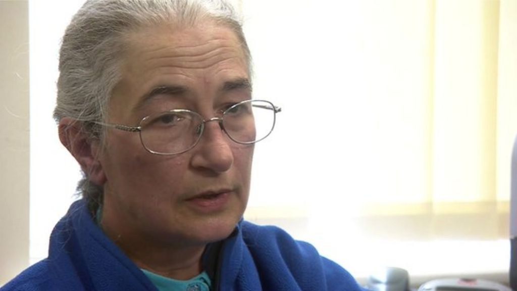 NHS 111 advice line 'still fragile' - BBC News