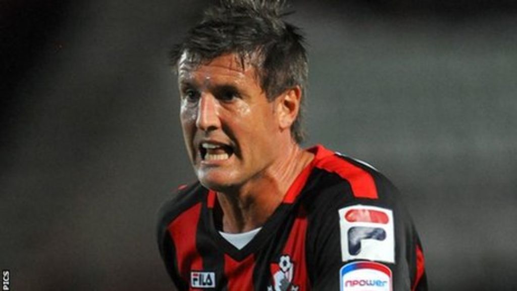 Bournemouth: Steve Fletcher reveals playing offers - BBC Sport