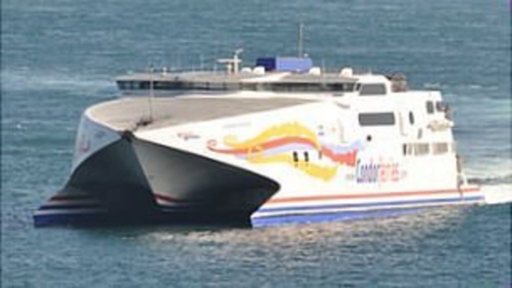 Condor Ferries looks to Guernsey and Jersey States for support - BBC News