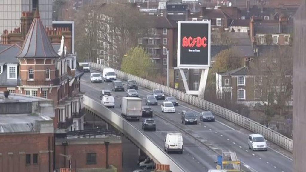 Flyunder for Hammersmith flyover - BBC News
