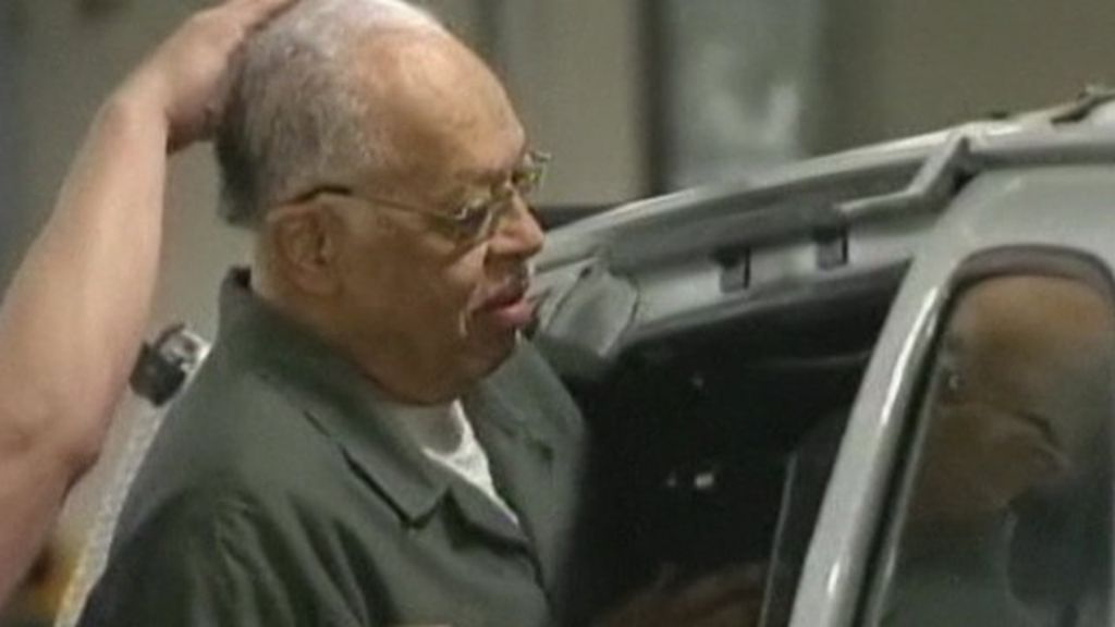 US abortion doctor Kermit Gosnell guilty of murders - BBC News