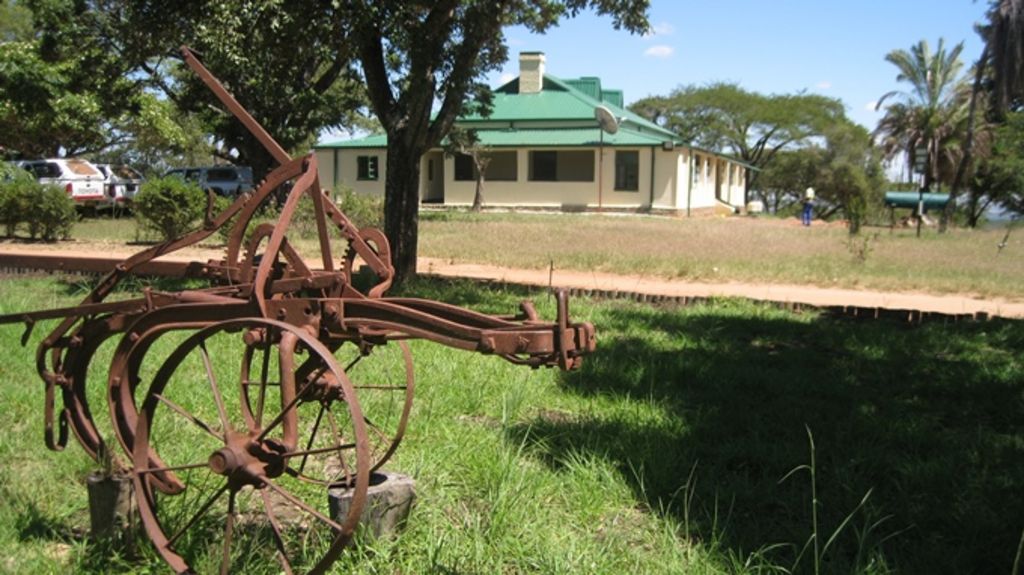 Zimbabwe's surprising bid to preserve its colonial past - BBC News