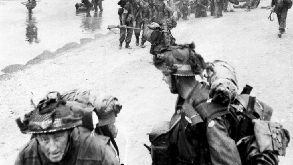 Norfolk D-Day veteran's ashes taken to Normandy for interment - BBC News