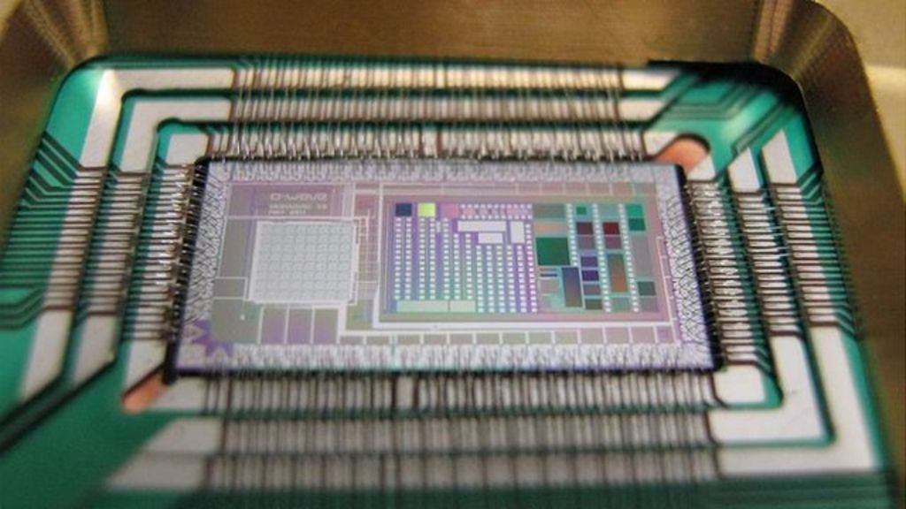 Nasa buys into 'quantum' computer - BBC News