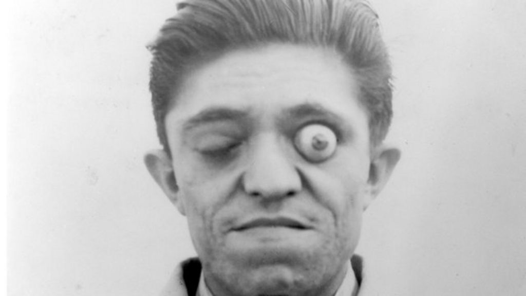 Robert Ripley: showman's unbelievable freaks and oddballs - BBC News