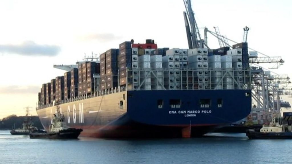 Mega-ships head for shipping firm amid global sea trade battle - BBC News