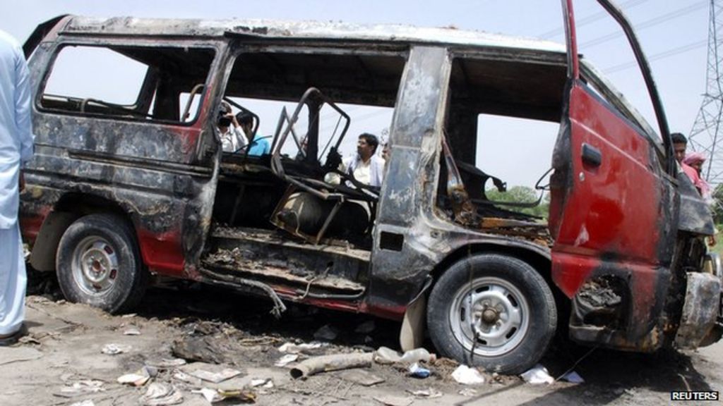 Pakistan school bus fire kills 16 children - BBC News