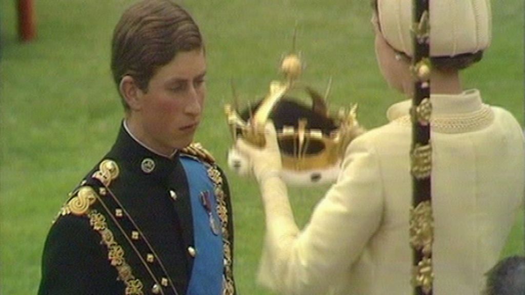 Prince of Wales' regalia 'should be displayed in Wales' - BBC News