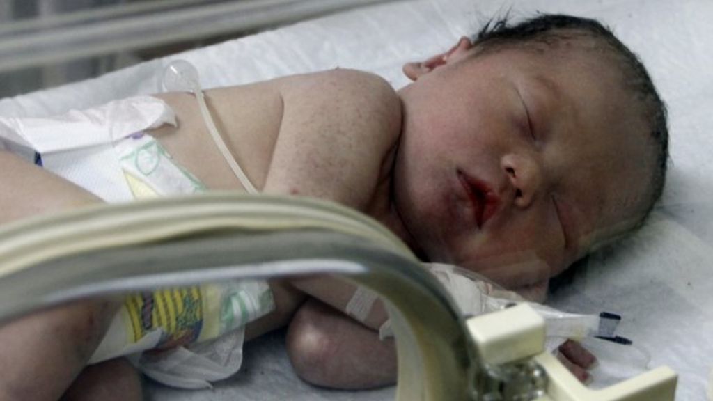 China sewer baby: Mother will not face charges - BBC News