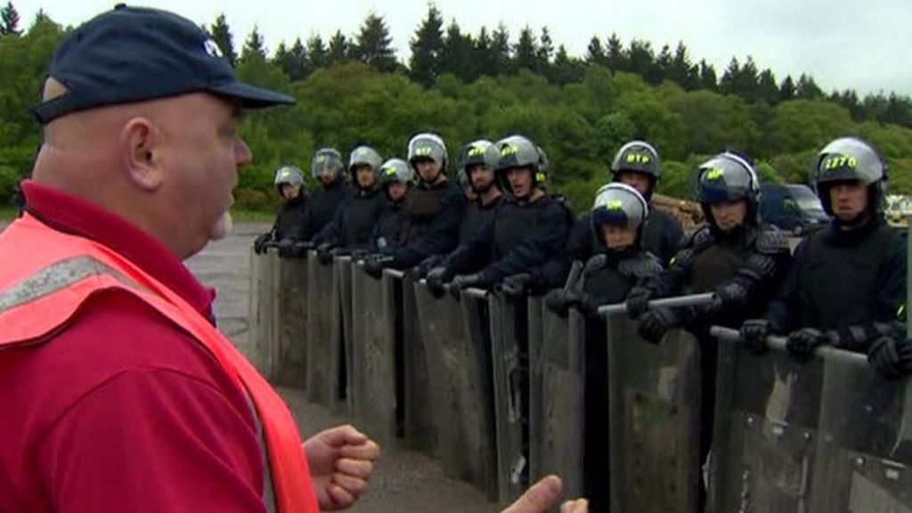 G8: GB police officers begin training for Fermanagh summit - BBC News