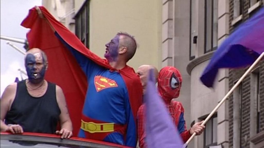 Scenes of direct action protests in the news - BBC News