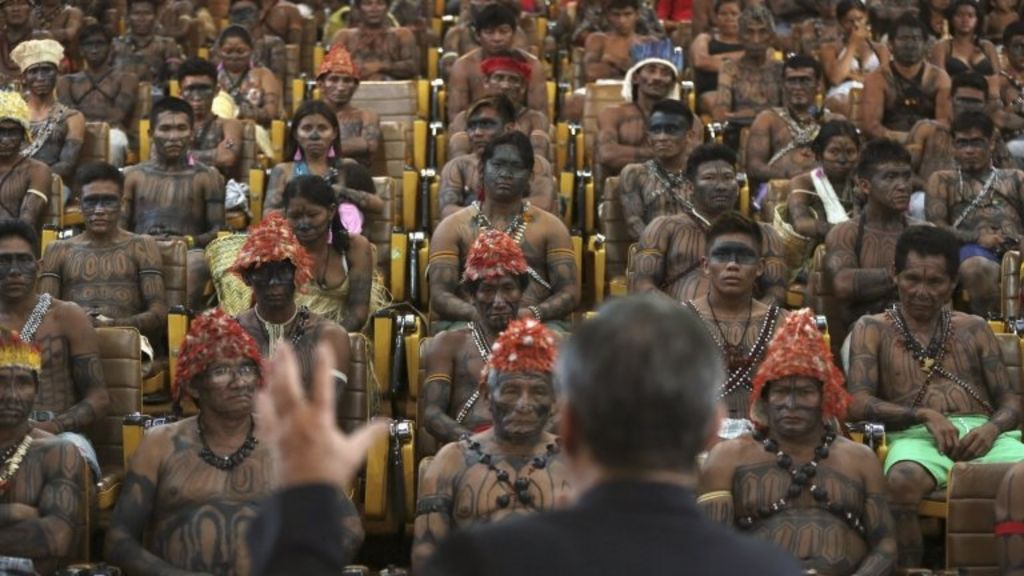 Brazil sends army to indigenous land dispute farm - BBC News