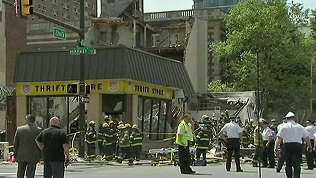 Philadelphia building collapses, 'trapping' people in rubble - BBC News