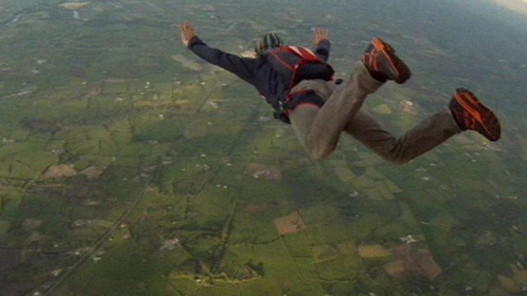 Skydive team celebrates anniversary - BBC News