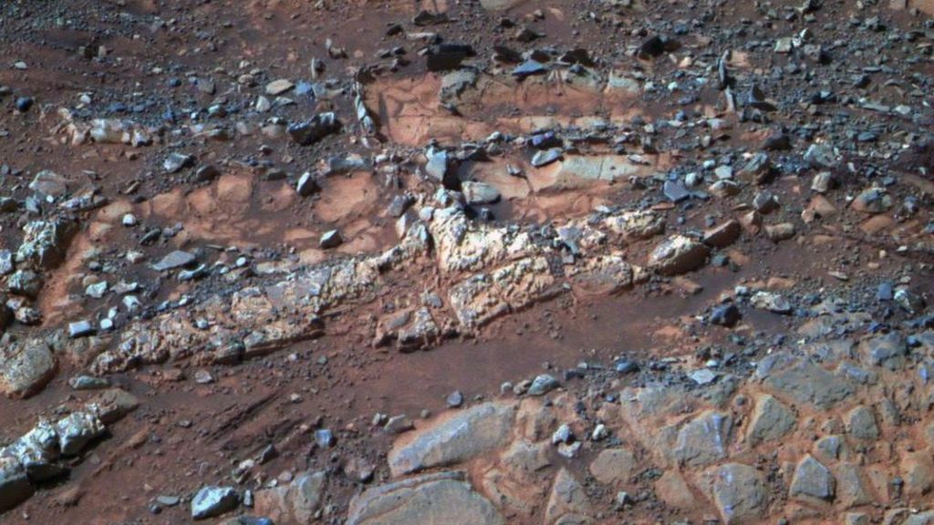 Old Opportunity Mars rover makes rock discovery - BBC News