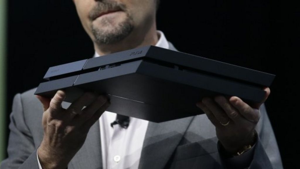 Sony PlayStation 4 takes on Microsoft Xbox One at E3 - BBC Newsround