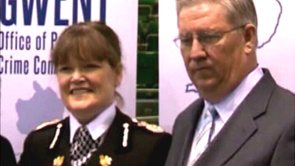 Gwent police chief 'unfairly' removed says Chris Ruane MP - BBC News