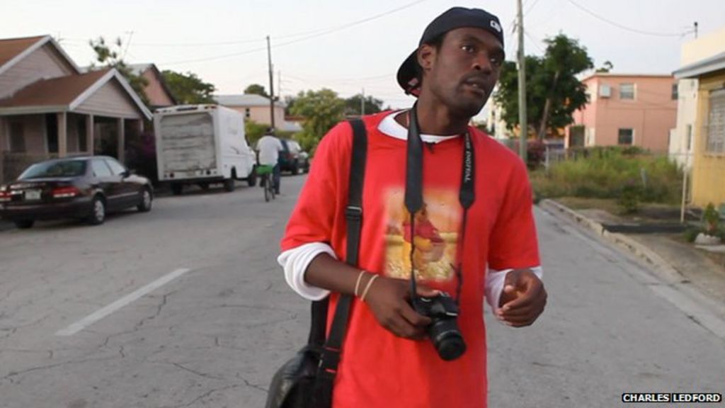 Miami 'hoodlum' finds salvation photographing ghetto life - BBC News