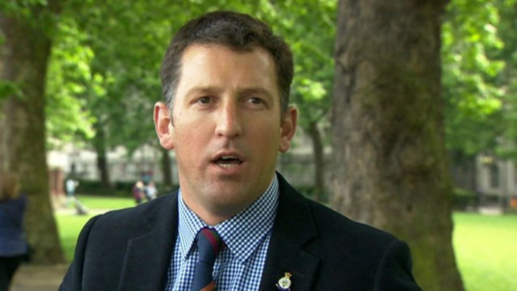 Maj Chris Braithwaite 'let down' over redundancy - BBC News